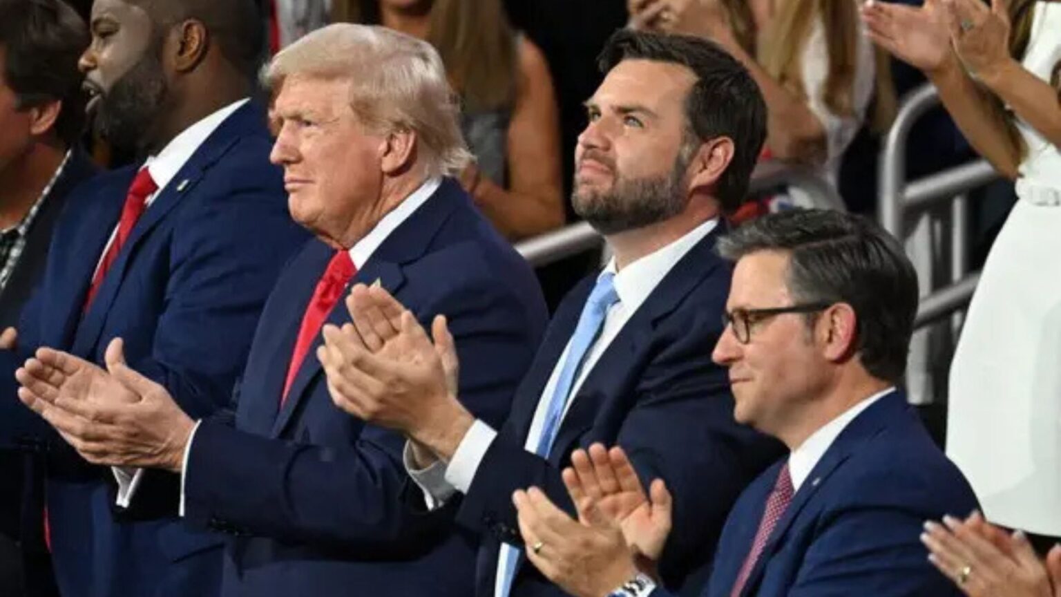 How to Engage With Republican Political Groups